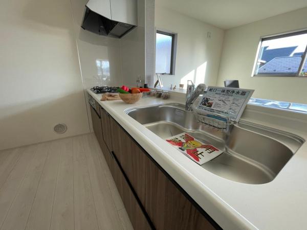 横浜市金沢区六浦3丁目の新築一戸建て情報詳細 | リビングライフ